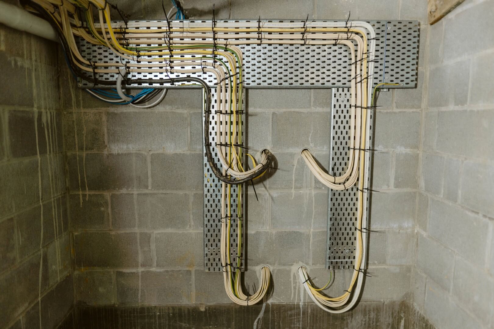Electric Gate Installation and Repair - Guaranteed Electrical